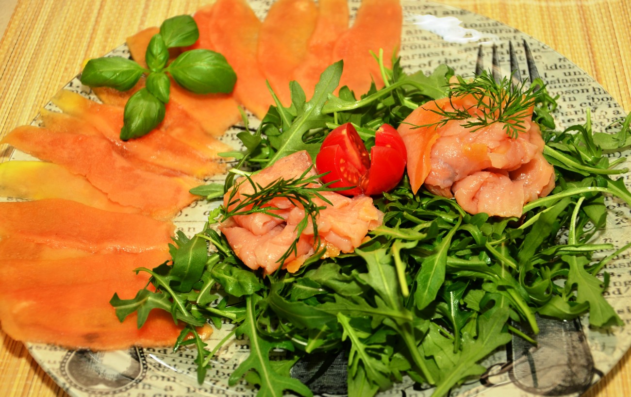 somon–afumat-cu-papaya | walk with the wok